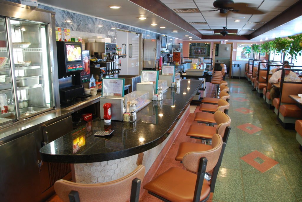 newton-diner-interior-5-oaklyn-nj-us-30-2010-8 | Farmstead Restaurant
